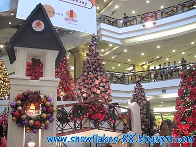 || BEYOND... ||: Christmas Deco @ 1 Utama