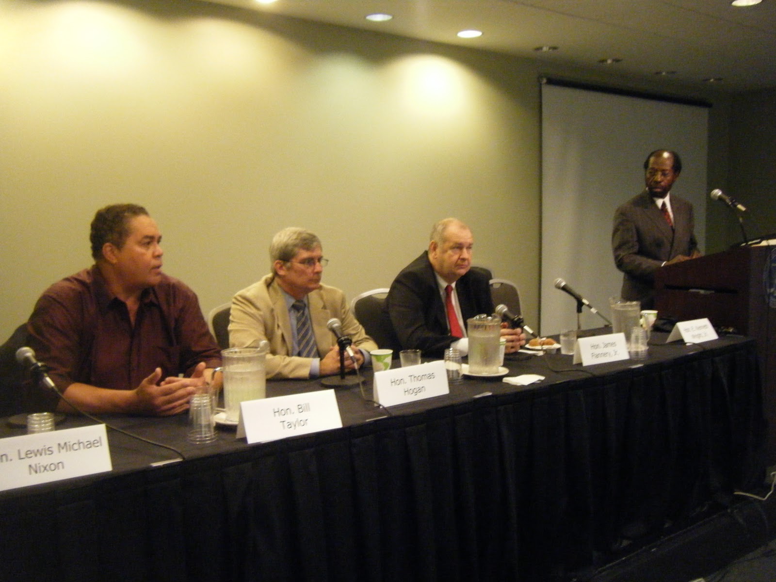 Gavel Talk: 8 O'Clock Call