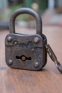 Barang Antik - Gembok Antik Besar | Big Antique Padlock