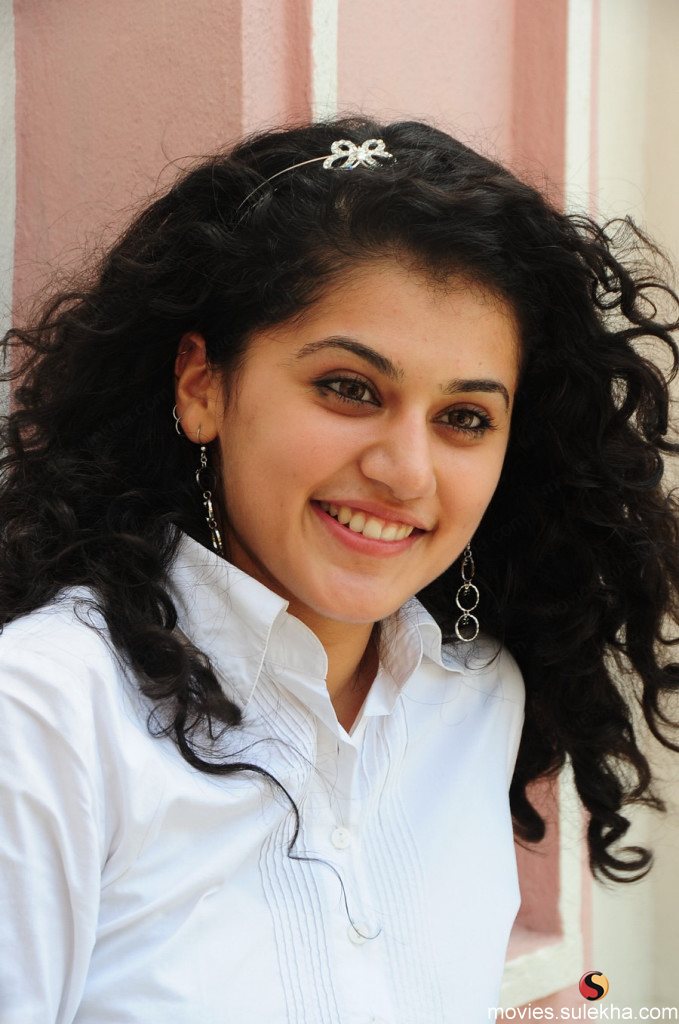 ACTRESSGALLERYIJU: Tapsi Hot Gallery