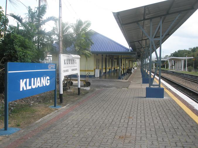 BERPETUALANG KE ACEH: Kluang railway station and its famous coffee