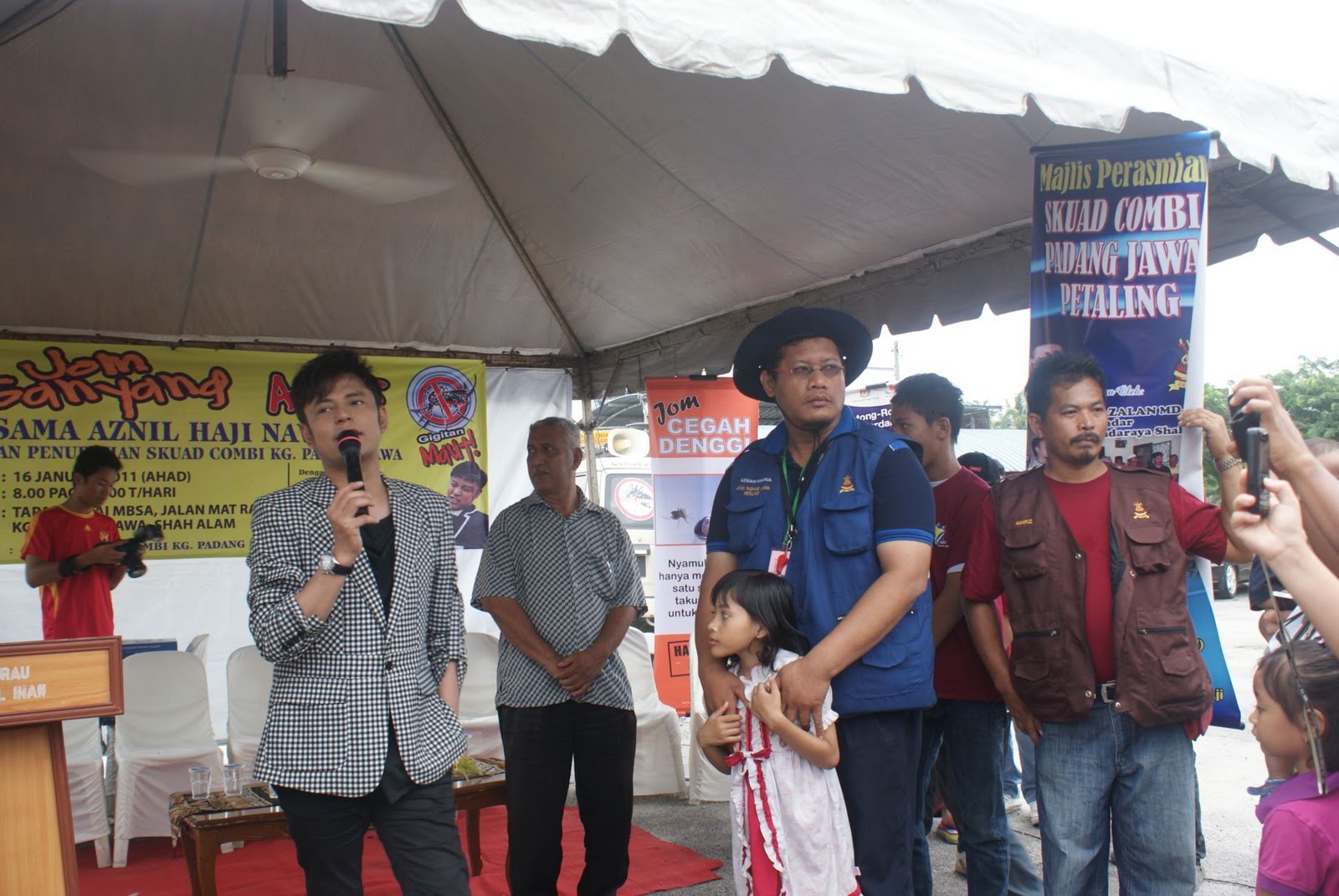 PADANG JAWA PETALING: AZNIL NAWAWI COMBI DAN KEMPEN JON GANYANG AEDES