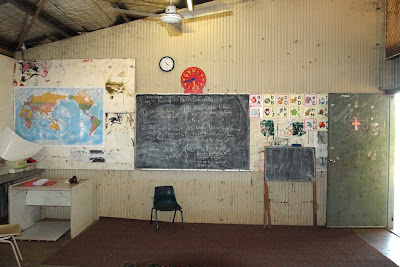 Jay's Yarns from the Top End: Visit to Manmoyi