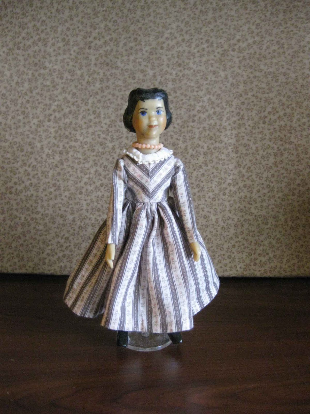 Judith in Montana: Hitty's Dresses, By the Book