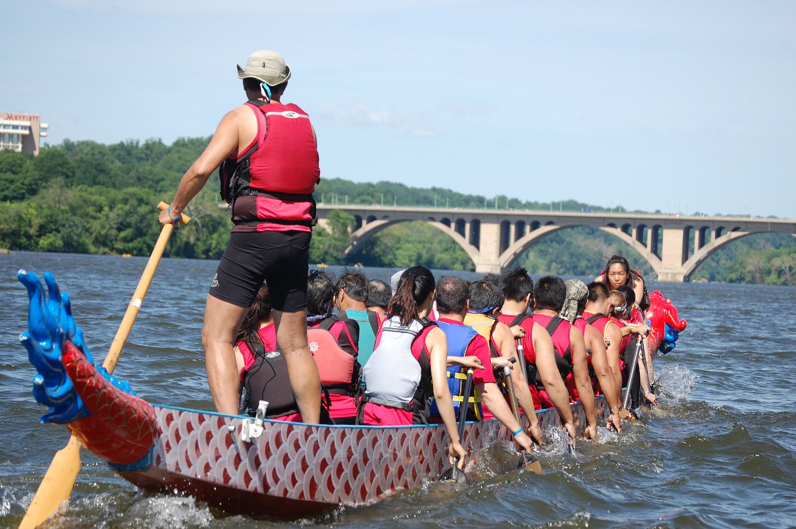 Bong in Virginia: PINOY YUPPIES STROKE FOR GOLD IN DRAGON BOAT RACE