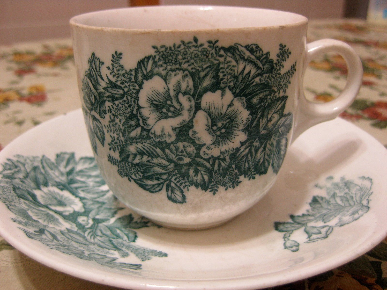 KOLEKSI ANTIK NANNIE: Set cawan kopitiam hijau antik