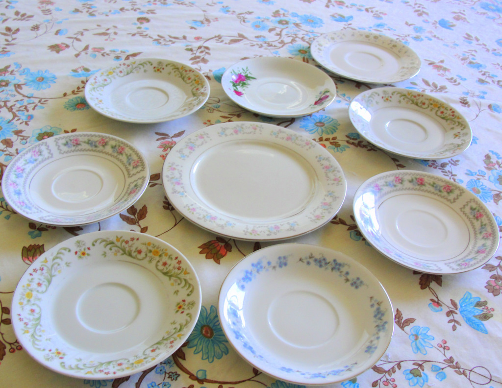 Little Lovables: Homefront: Vintage China Plate Collection