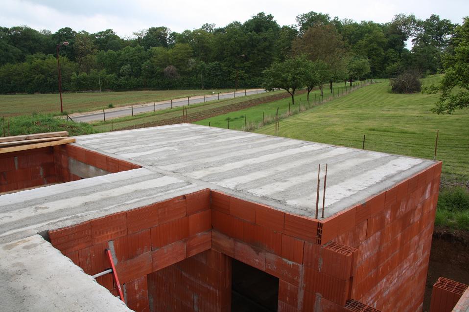 Autoconstruction de notre maison: Clavetage de la dalle
