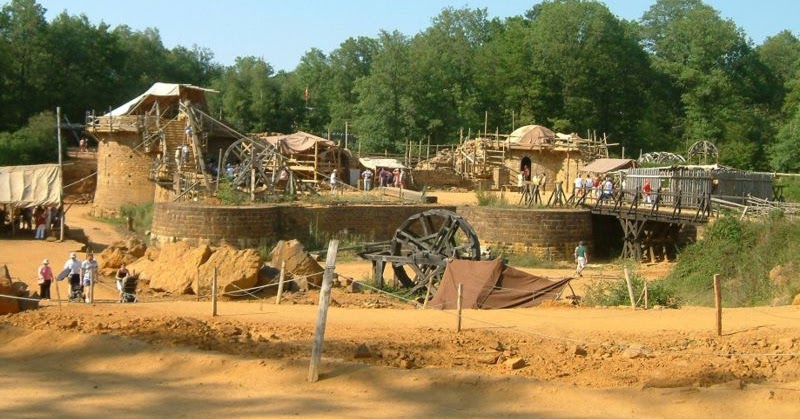 Ancient Digger Archaeology: Medieval Castle Guedelon Rises in France