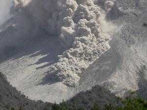 Foto Gunung Merapi Meletus | Foto Hujan Abu | Foto Evakuasi | Foto Para ...