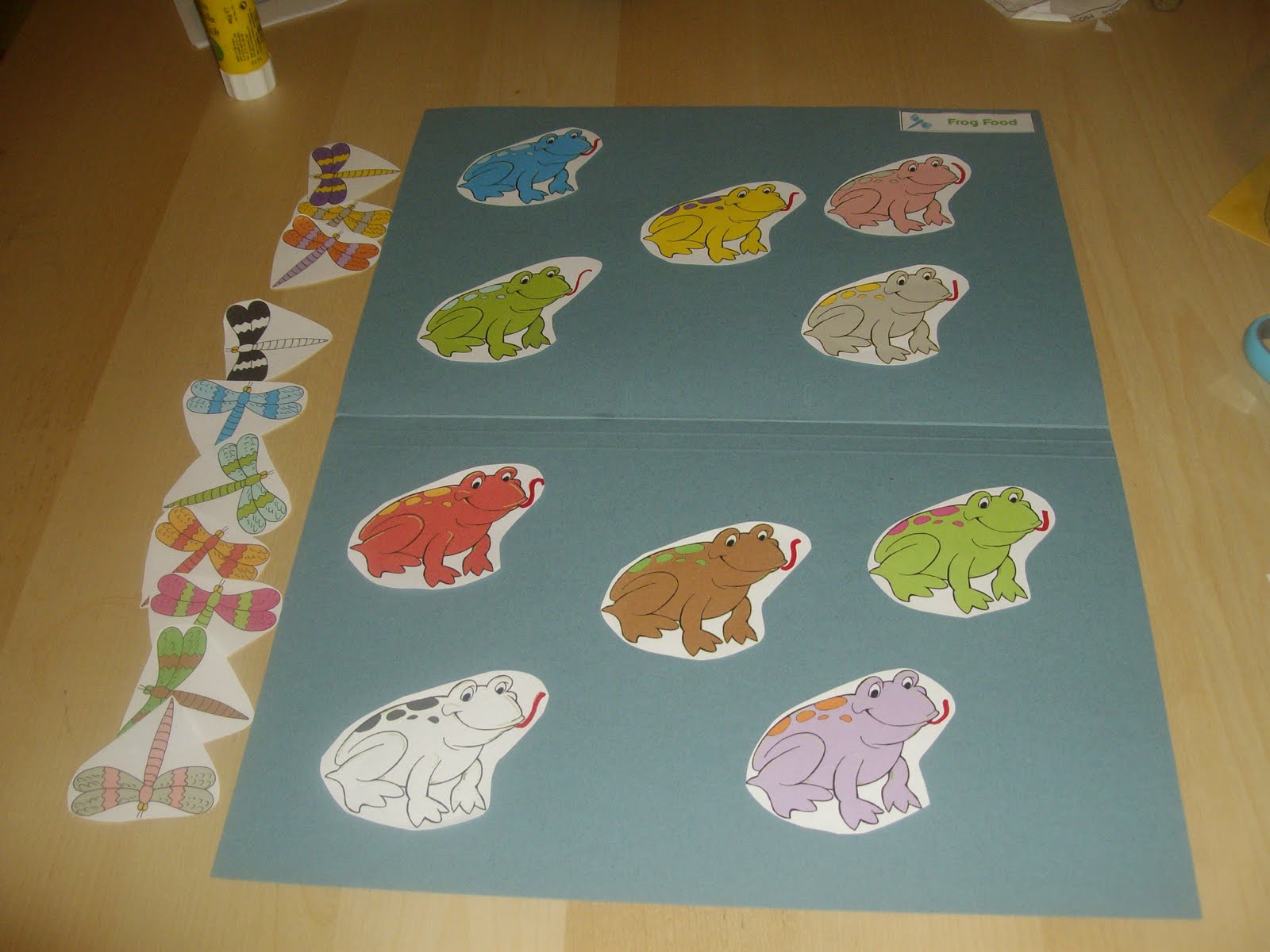 Muck Monsters: File Folder Games:Frog Colour Matching game for download