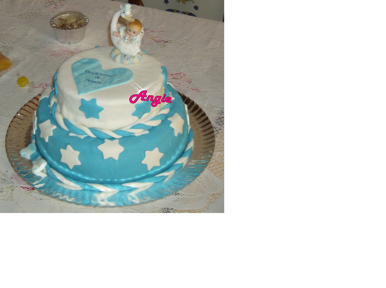 Fantasia e cor: Bolo de baptismo