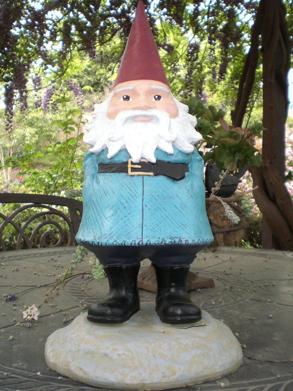 Travelocity Roaming Gnome Commercials