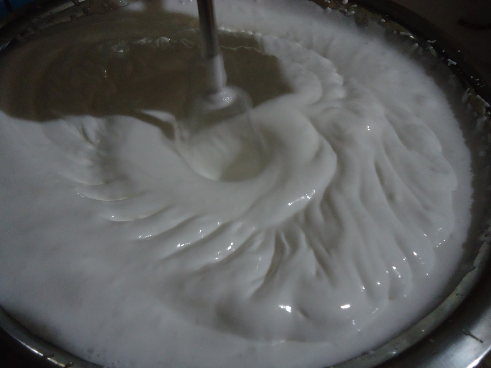 Fishful Thinking: My Mom's 7 Minute Sticky Frosting Recipe with swirled ...