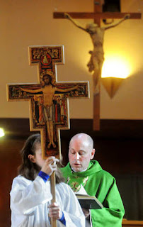 Seattle welcomes its first married priest - The Deacon's Bench