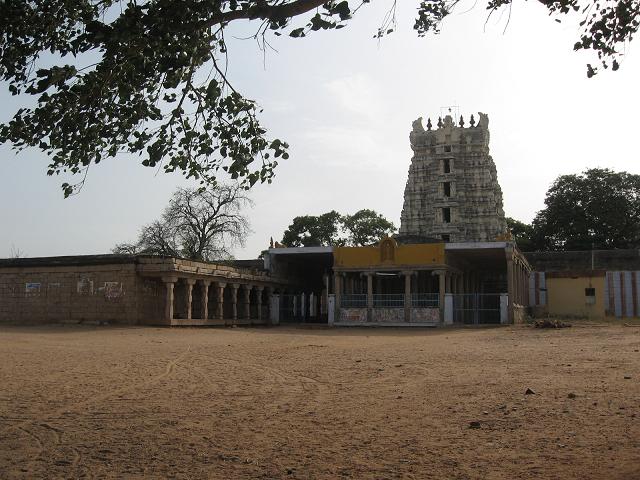 A temple full of beautiful sculptures - Krishnapuram Venkatachalapati ...