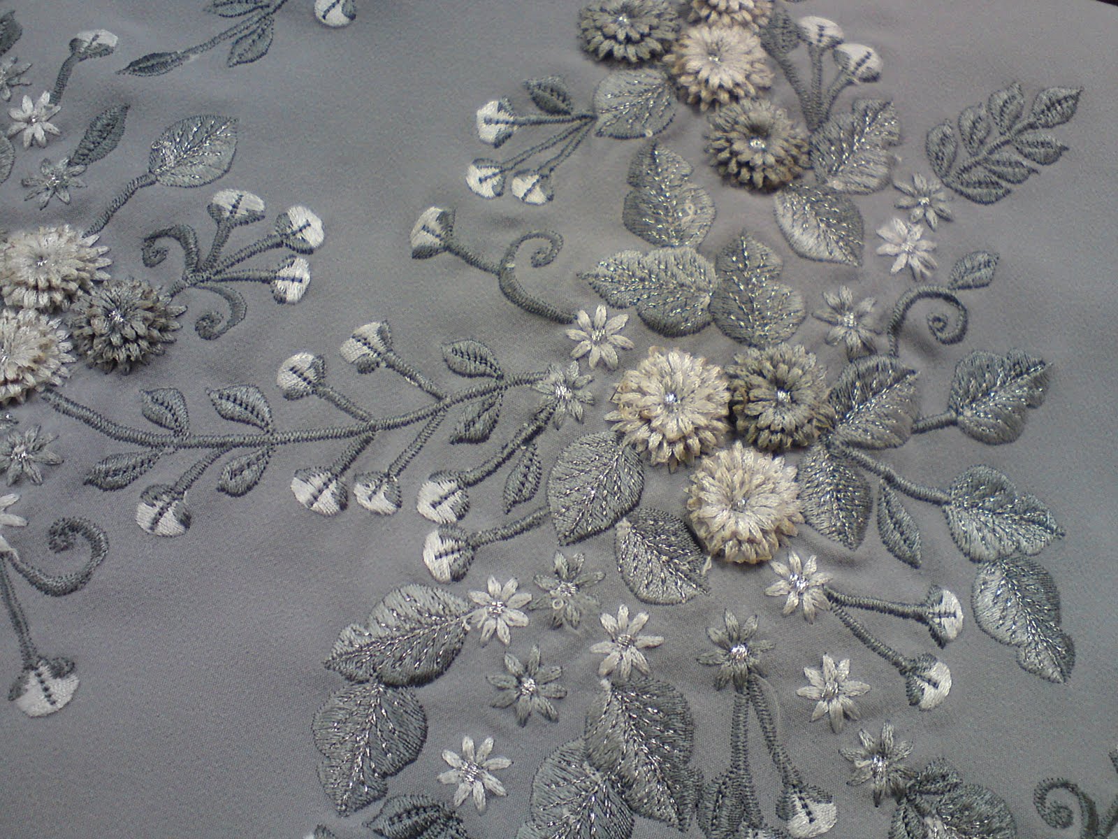 LILAC BOUTIQUE: KaiN paSanG canTiKmaNis ~ kerawang + batik