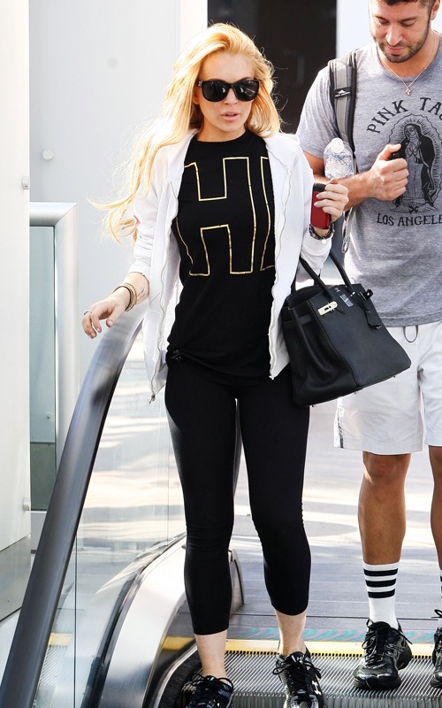 Lindsay Lohan out at the gym | jomblodotcom