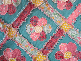 Tomila's Treasures: Flower Patch Rag Quilt