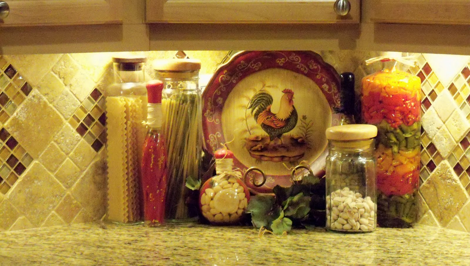 Luv 2 Garden and Decorate: Roosters in my kitchen