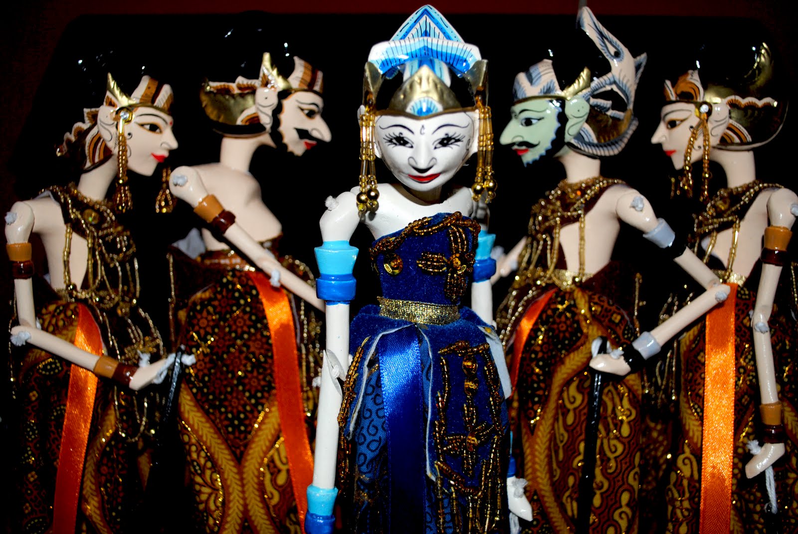 ROD PUPPETS ( WAYANG GOLEK, CEPOT ) - Art java batik