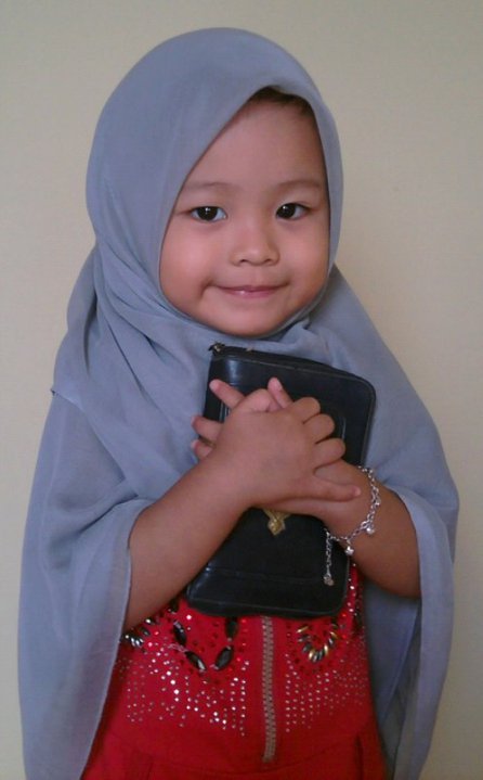 Muslim People: Cute Muslim Kid with Holy Qur'an - Part: (1)