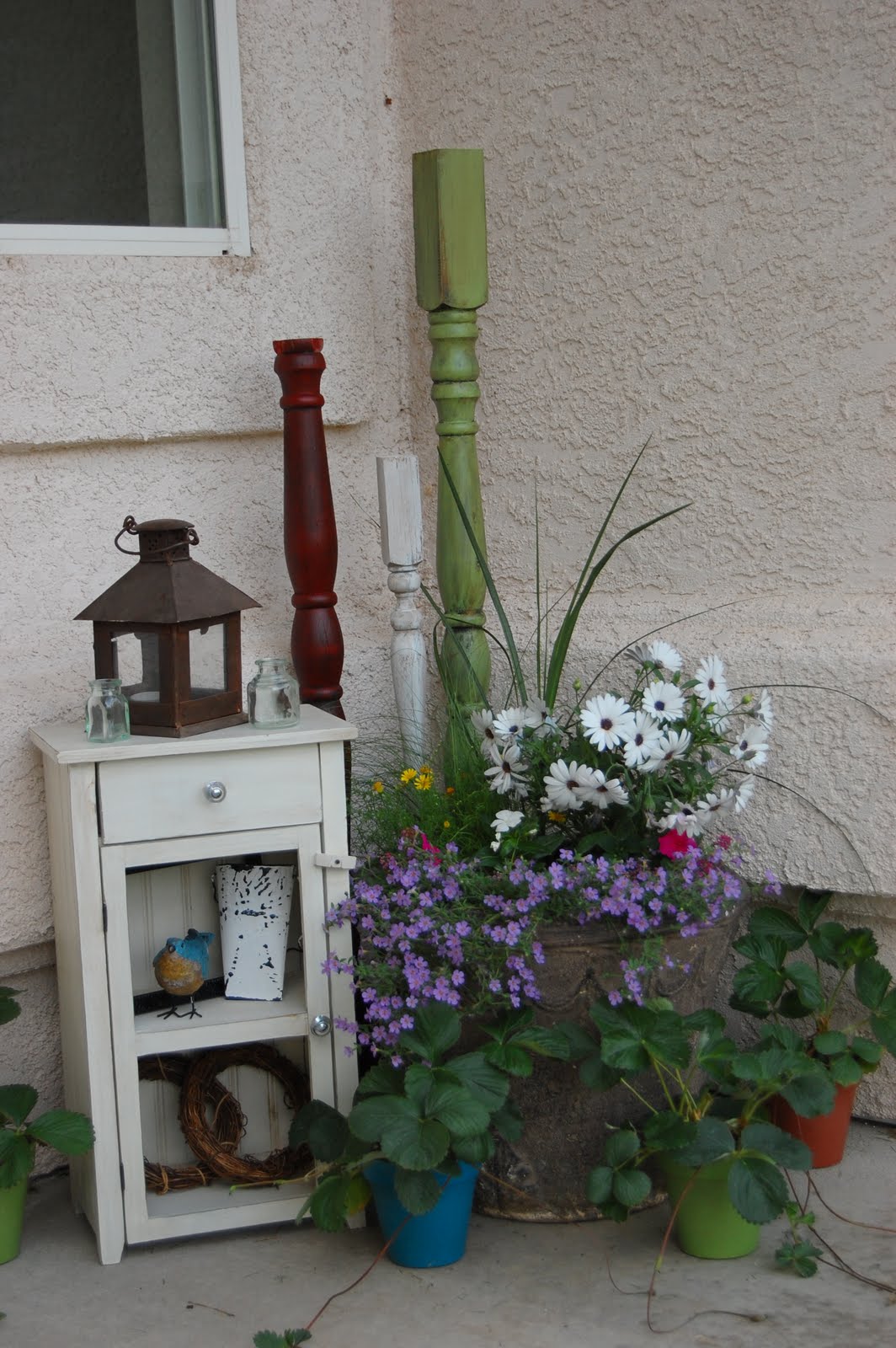 9 o'clock Dance of Joy!: Outdoor Vignette