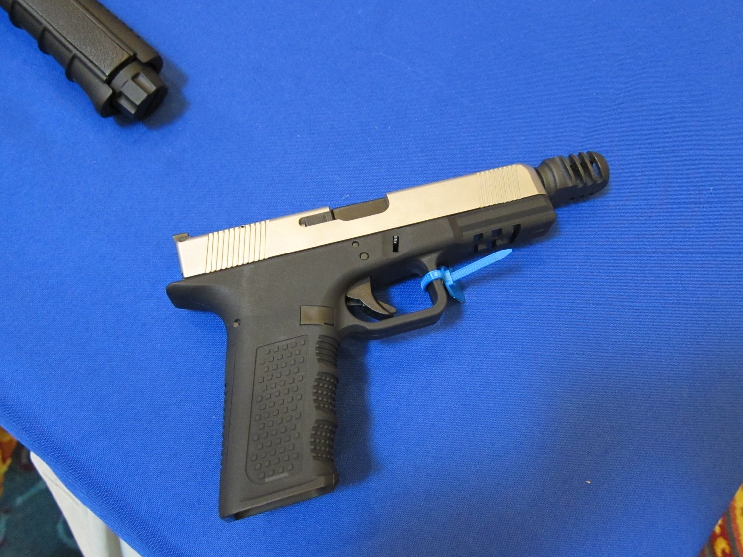 New Jovian Thunderbolt: 1911 shaped Glock frame
