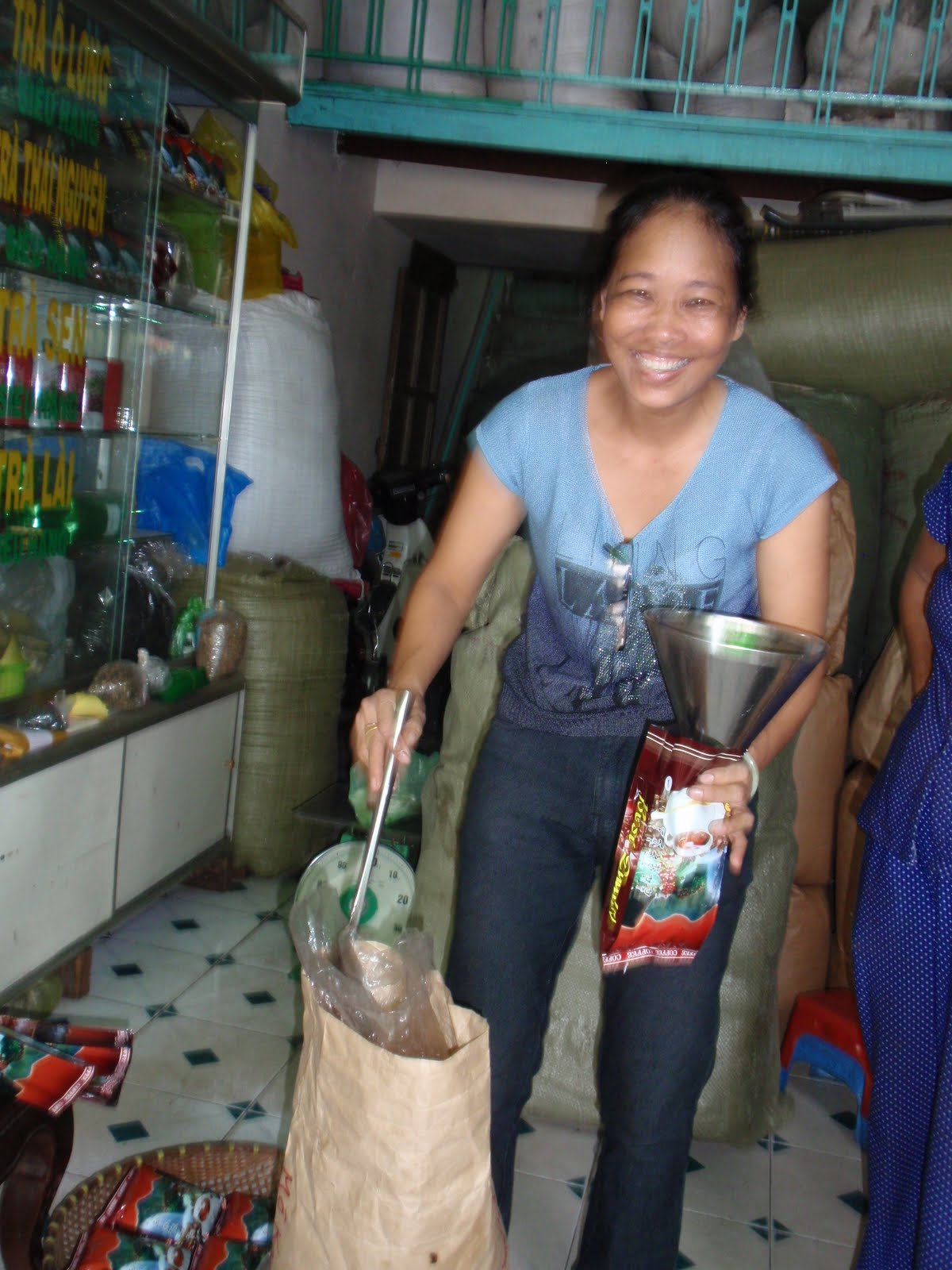 Mishelle in Vietnam: CaPhe Chon, or, Weasel Poop Coffee