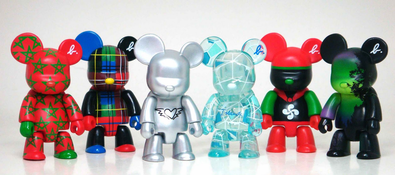 Toy2R agnes b. 2010 Holiday Qee Bear Collection ~ Tenacious.Ninja - Art ...