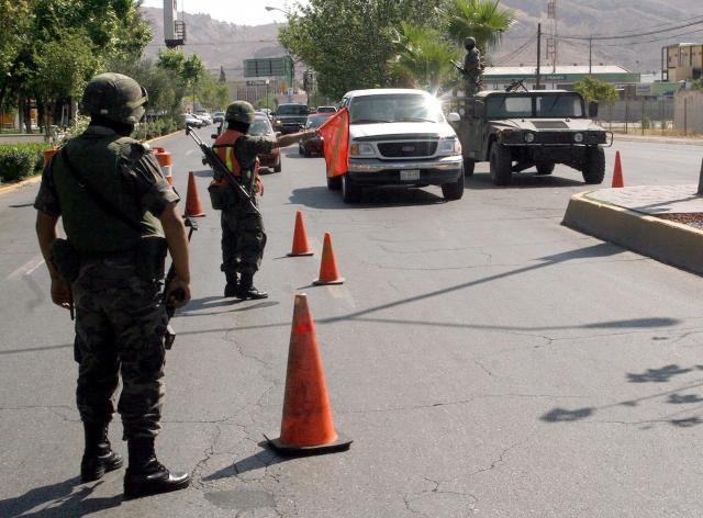 Instinto Mx: Peligro en retenes militares. Propuesta.