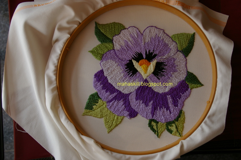 Creative thoughts: Pansy In Bunka embroidery