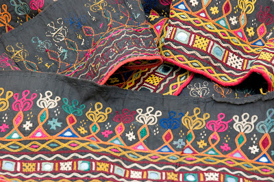 Of Peacocks & Elephants: Rabari Skirt Border