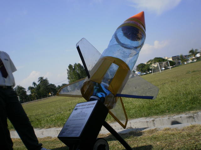 Roket H2O: Pelancar Roket Air yang digunakan semasa pertandingan ...