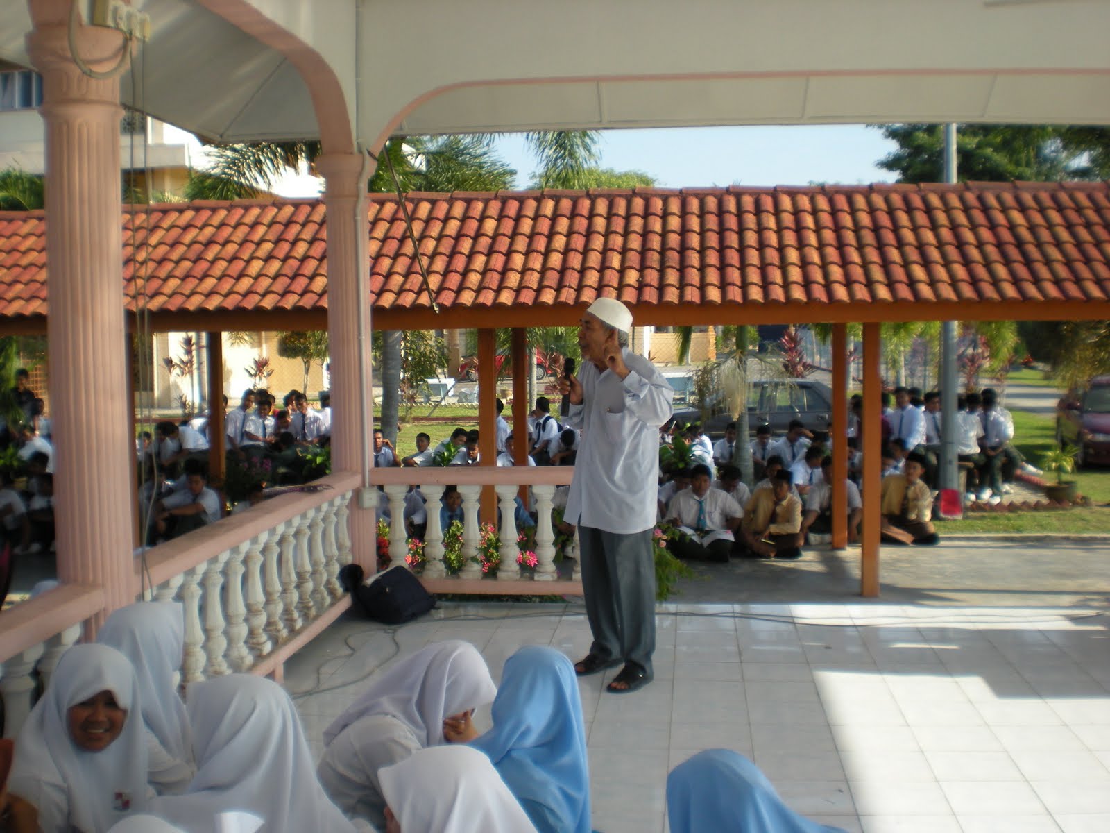 SEK. MEN. KEB. PAK BADOL