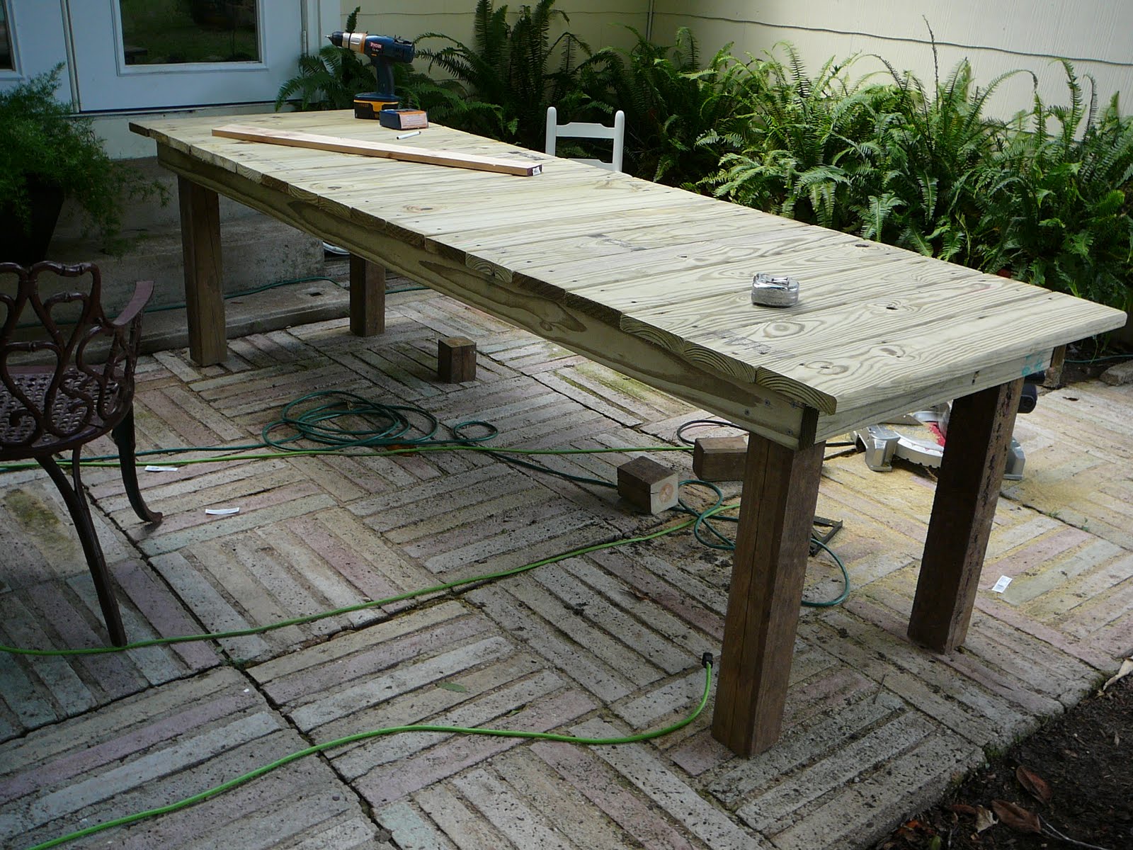 la maison LaFortune: Rustic Farmhouse Table