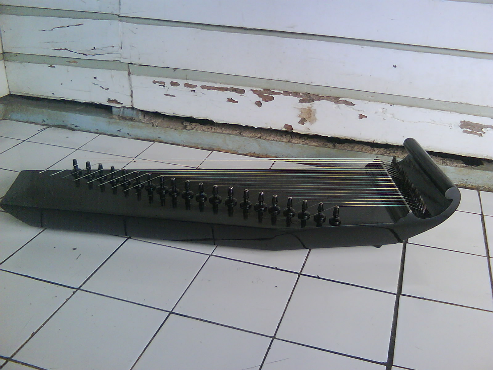 dani mustopa: menjual alat musik kesenian sunda ( kacapi, kecapi ...