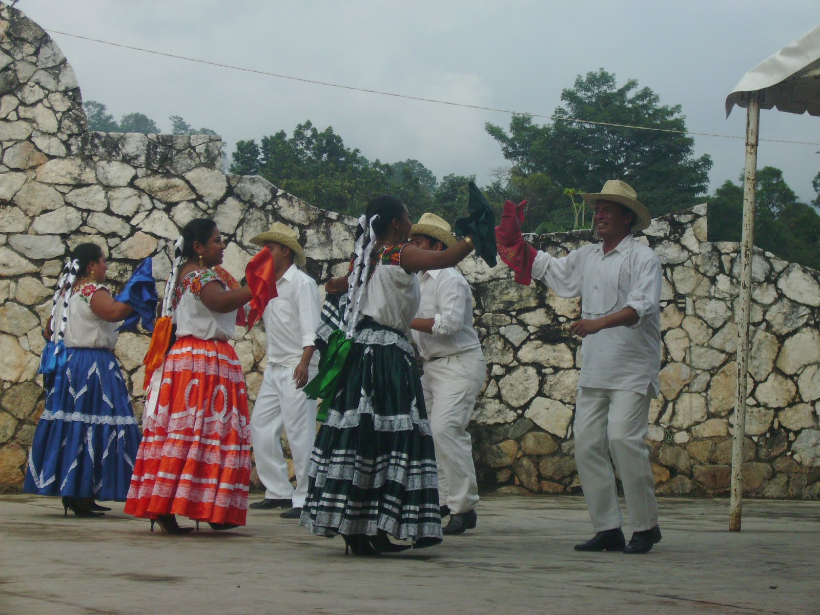 YOLOXOCHITL: SONES Y CHILENAS DE PINOTEPA NACIONAL