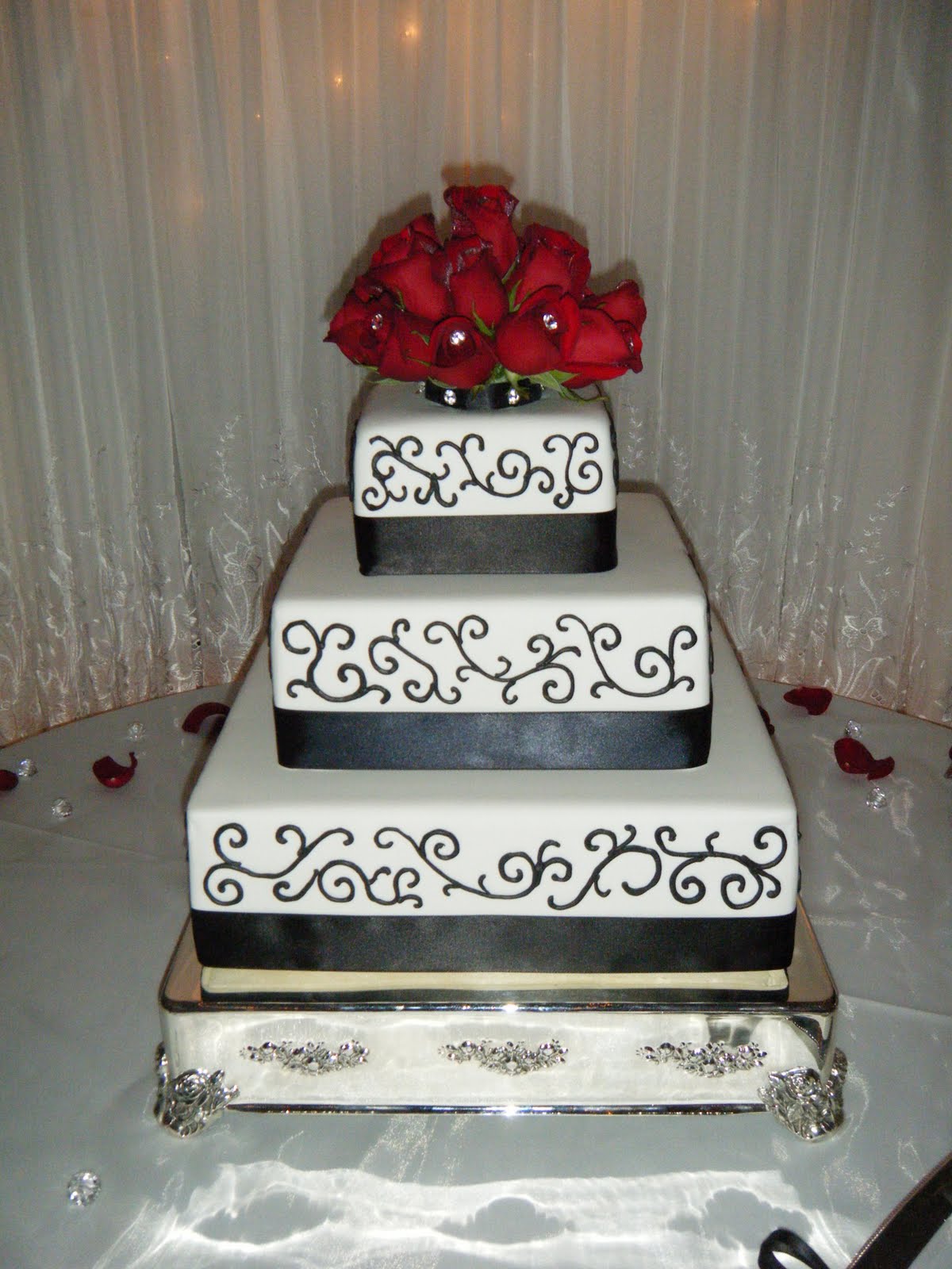Cassy's Cakes: Black, white and red wedding with XBox