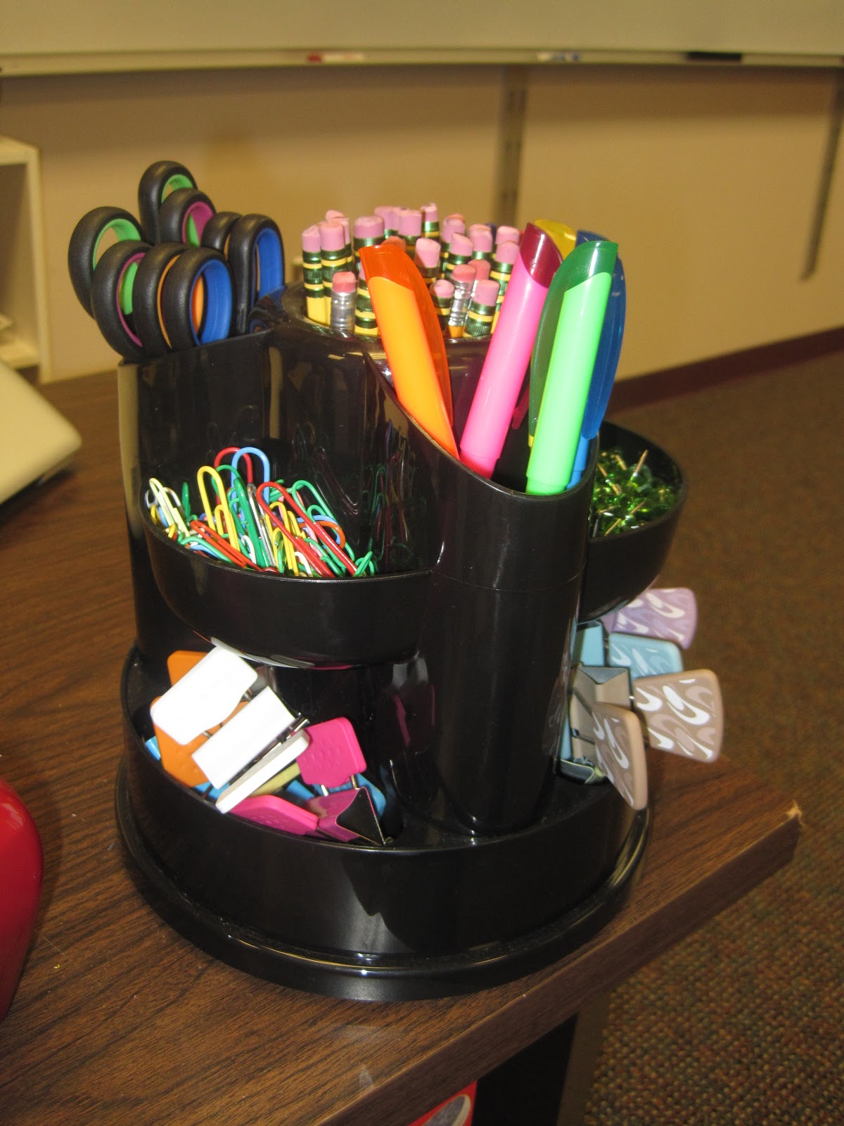 Crafts and Crap: Desk Organization