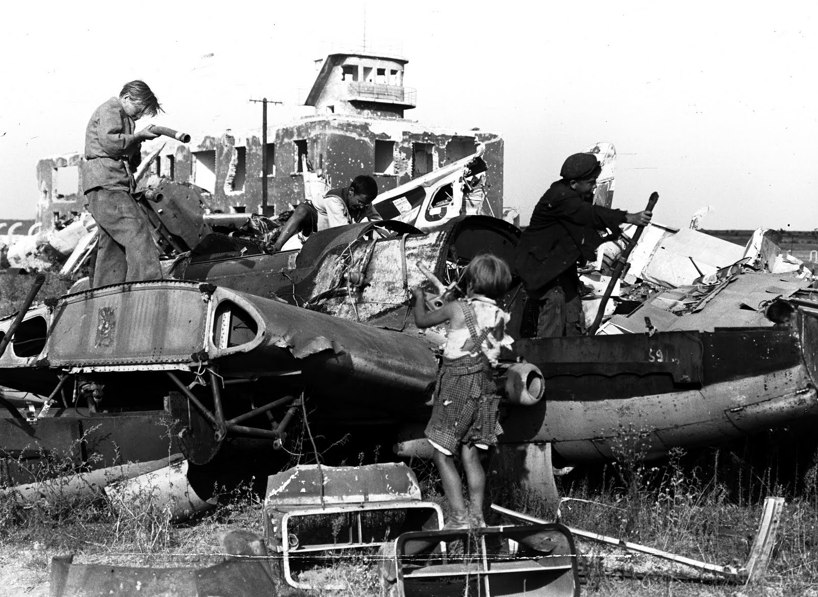 FILM CLUB - HUNGARIAN CULTURAL CENTRE: SOMEWHERE IN EUROPE (1947)