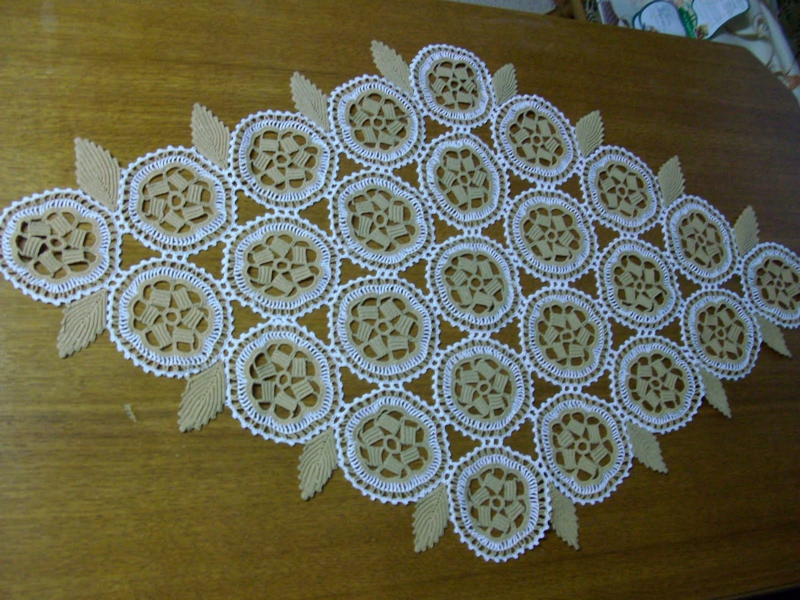 Croset macramea (mileuri) lucrate manual