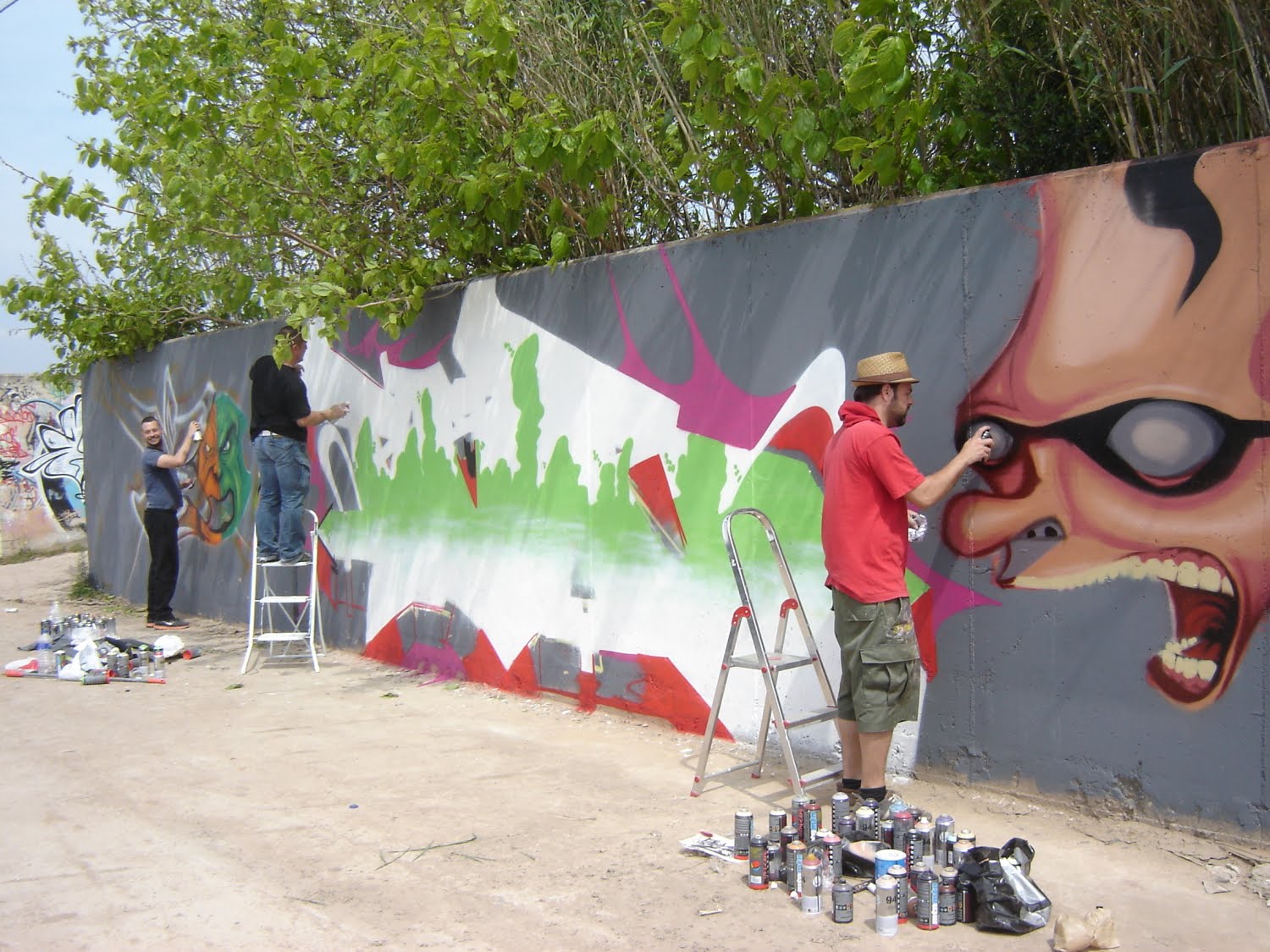 Fosa Graffiti (edu): Gran Pintada Viejuna: Mega Graffiti Gavà 17-4-2010
