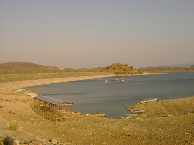 Sumbawa etnik: Keindahan Batu bulan