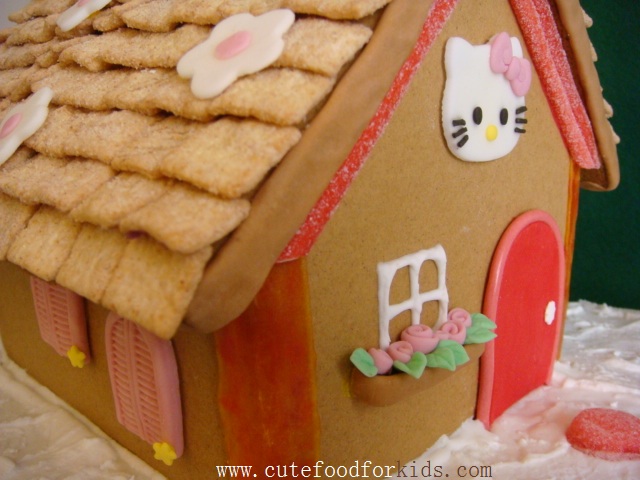 Cute Food For Kids?: Gingerbread House- Hello Kitty's Home