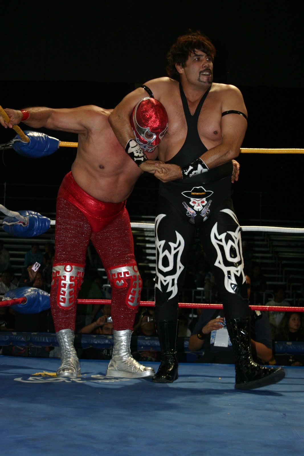 ESTRELLAS DEL RING.: Canek apago la Dinamita en esta Expo Lucha Libre ...