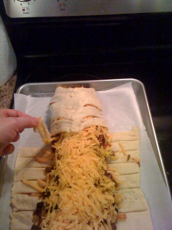 3 Moms and a Kitchen: Fan Friday-Taco Braid