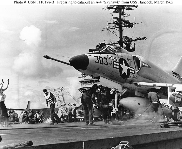 CRÓNICA A-4 (M465 - 6AL/2011) ~ PÁSSARO DE FERRO