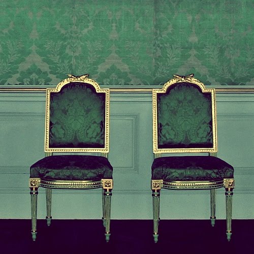 Down and Out Chic: Interiors: Deep Sultry Green