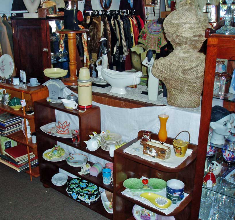 Heaths Old Wares, Collectables, Industrial Antiques: Our Local Trail